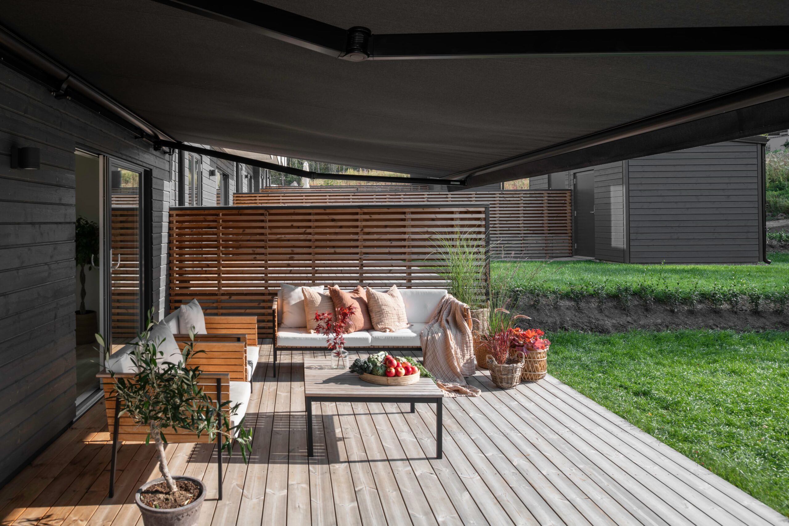 Terrassemarkiser | Terrassemarkiser og pergolaer på mål til uderum ...